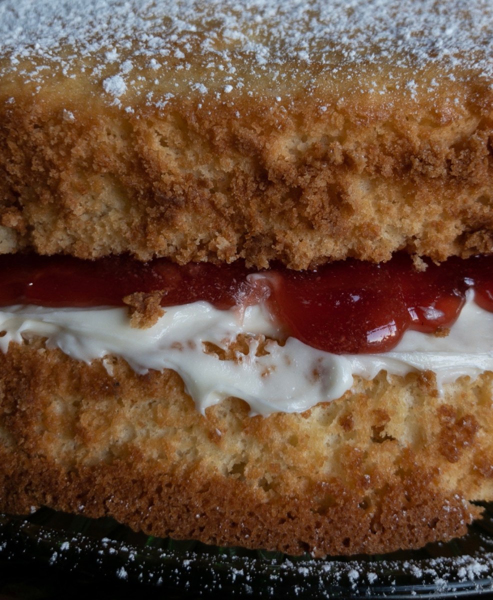 Cream Sponge Cake – History in the Kitchen